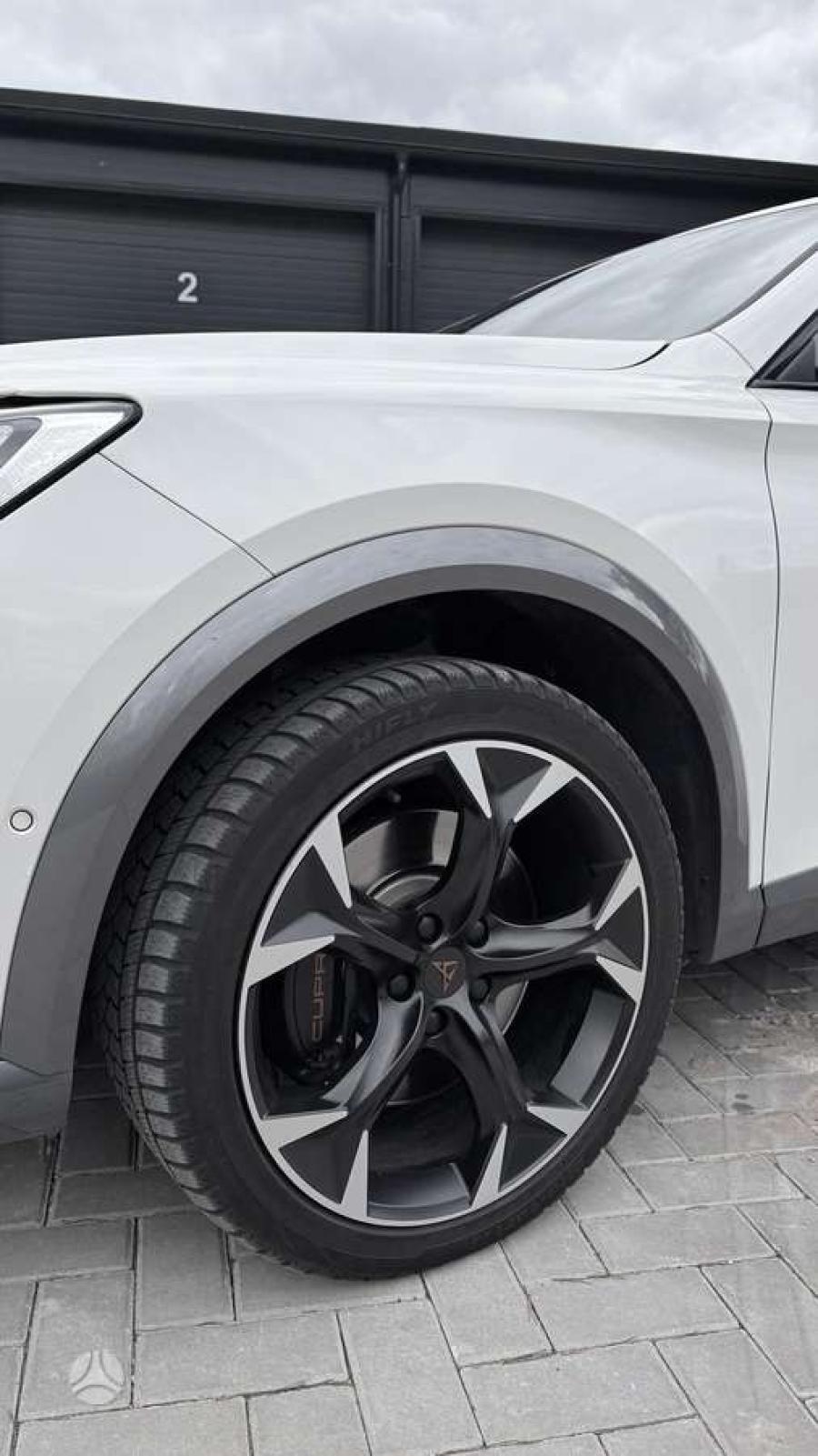 White Cupra Formentor 2022 in Kaunas, with an engine capacity of 1.98 L and mileage of 54 thousand km for 29800 €, photo 12 on AUTOMOTO.COM.LV