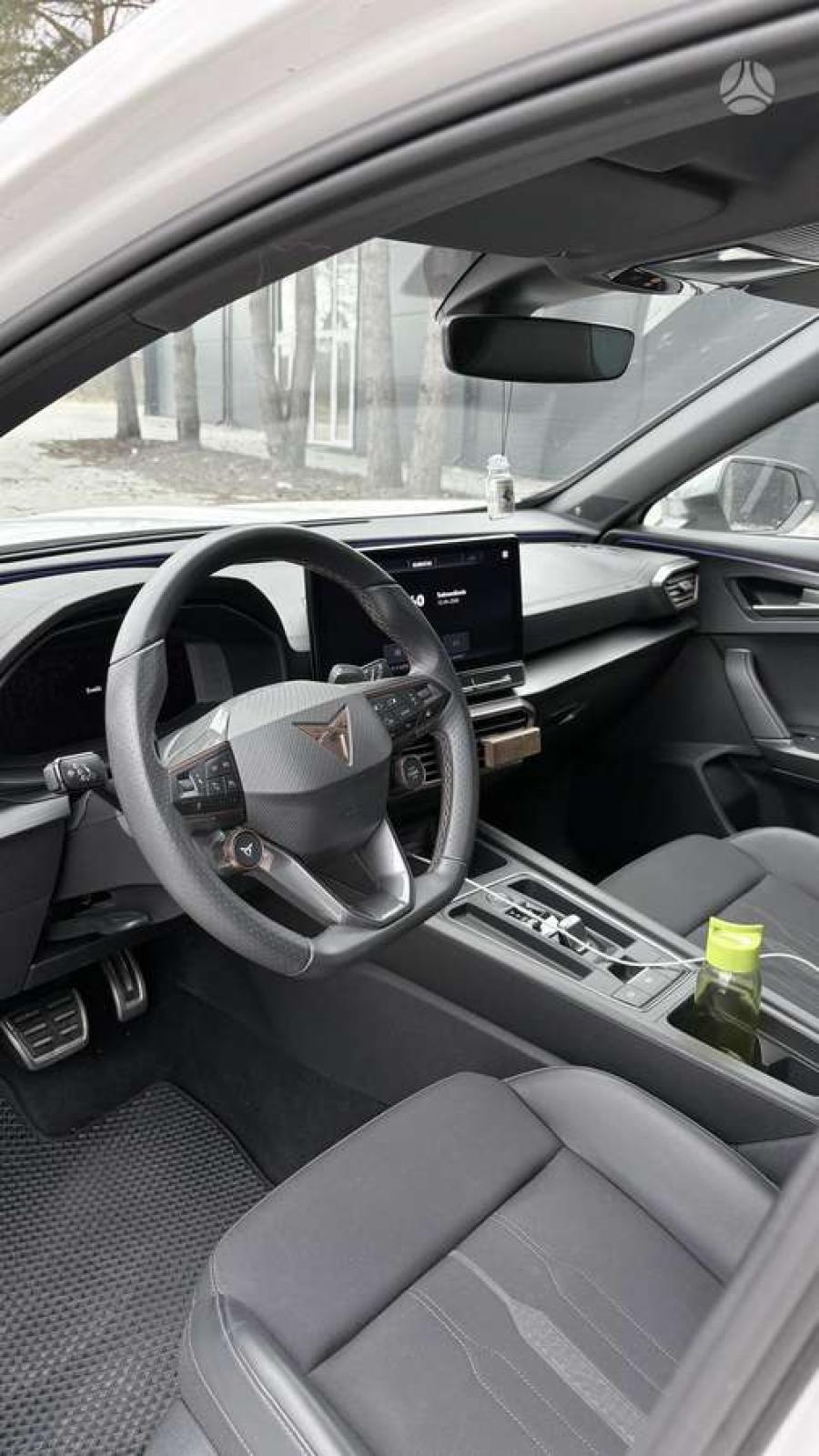 White Cupra Formentor 2022 in Kaunas, with an engine capacity of 1.98 L and mileage of 54 thousand km for 29800 €, photo 15 on AUTOMOTO.COM.LV