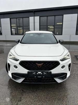 White Cupra Formentor 2022 in Panevezys, with an engine capacity of 1.97 L and mileage of 74 thousand km for 21300 €, photo 3 on AUTOMOTO.COM.LV