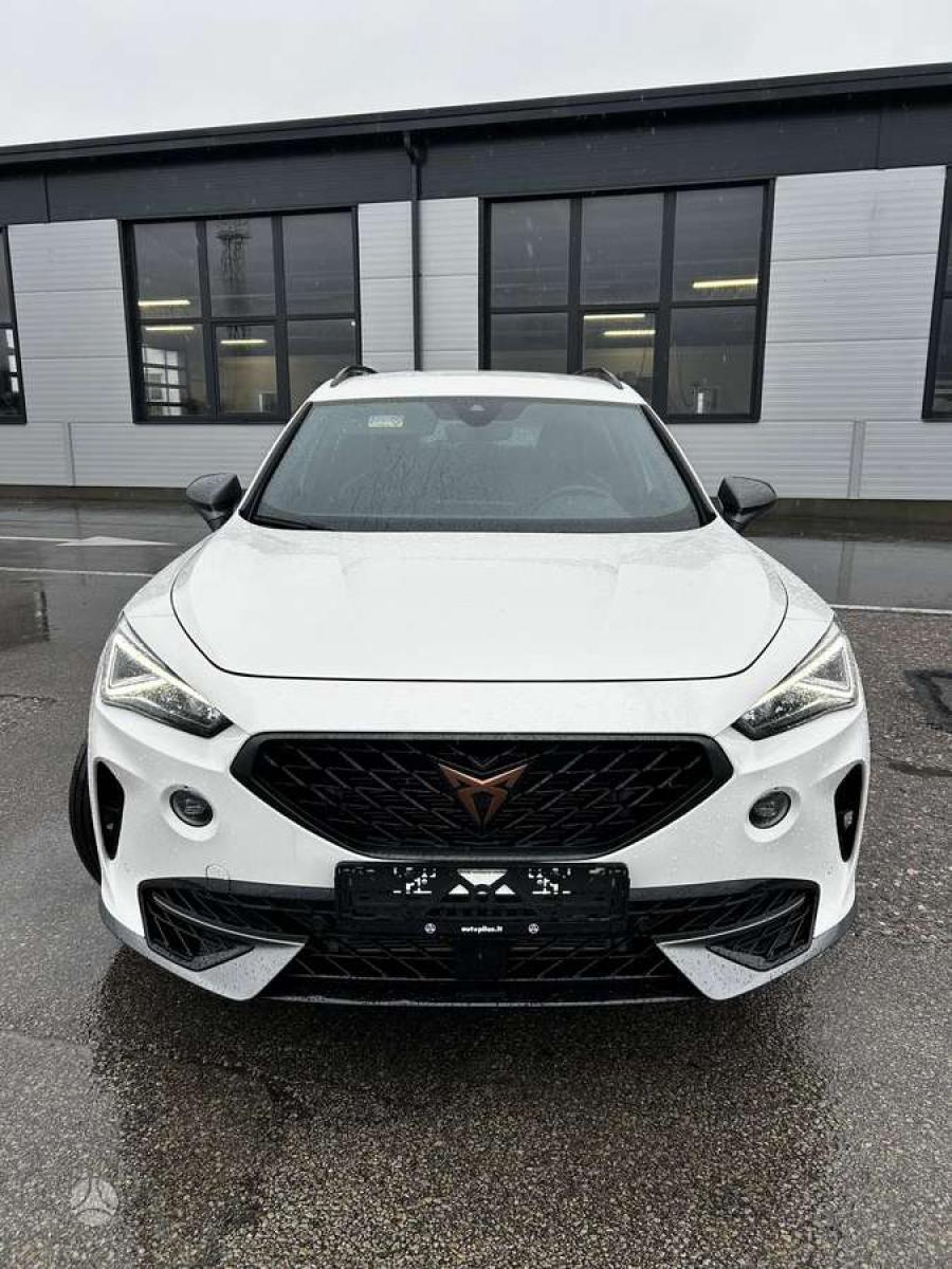 White Cupra Formentor 2022 in Panevezys, with an engine capacity of 1.97 L and mileage of 74 thousand km for 21300 €, photo 3 on AUTOMOTO.COM.LV