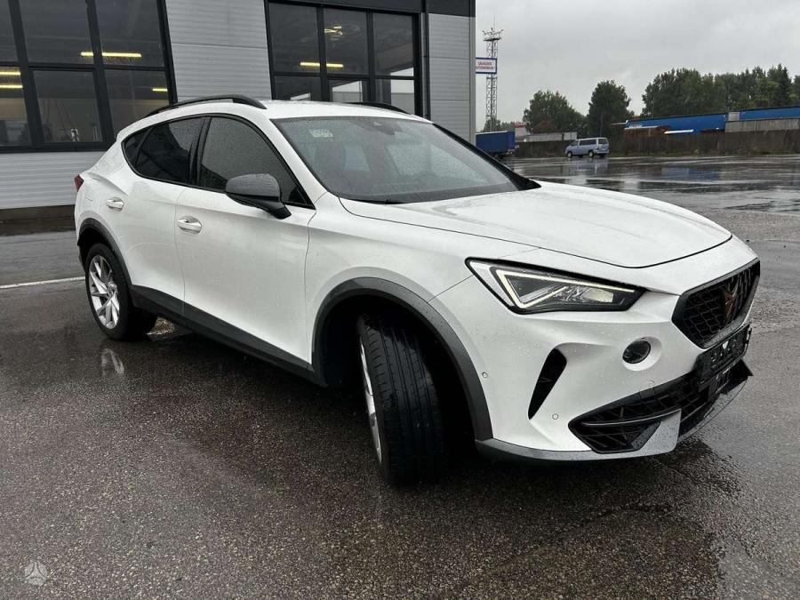 White Cupra Formentor 2022 in Panevezys, with an engine capacity of 1.97 L and mileage of 74 thousand km for 21300 €, photo 4 on AUTOMOTO.COM.LV