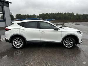 White Cupra Formentor 2022 in Panevezys, with an engine capacity of 1.97 L and mileage of 74 thousand km for 21300 €, photo 5 on AUTOMOTO.COM.LV