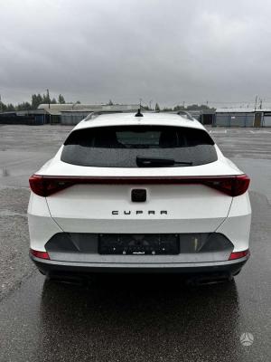 White Cupra Formentor 2022 in Panevezys, with an engine capacity of 1.97 L and mileage of 74 thousand km for 21300 €, photo 7 on AUTOMOTO.COM.LV
