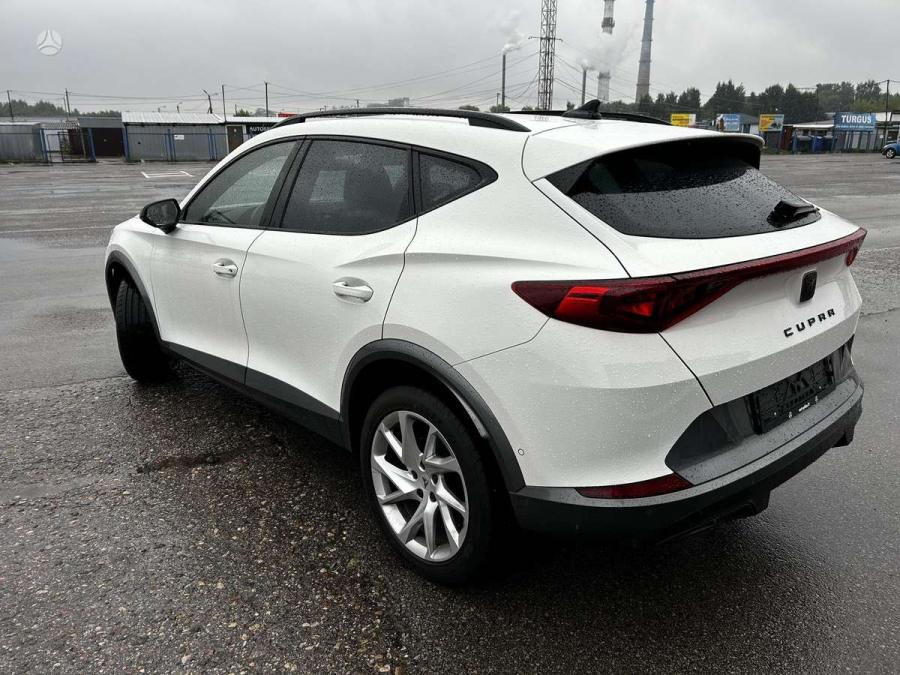 White Cupra Formentor 2022 in Panevezys, with an engine capacity of 1.97 L and mileage of 74 thousand km for 21300 €, photo 8 on AUTOMOTO.COM.LV
