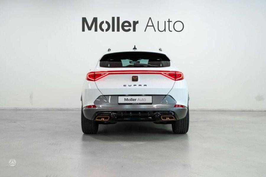 White Cupra Formentor 2022 in Vilnius, with an engine capacity of 1.40 L and mileage of 38 thousand km for 23900 €, photo 7 on AUTOMOTO.COM.LV