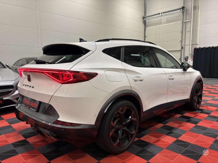 Balts Cupra Formentor 2022 Viļņa, ar dzinēja tilpumu 1.40 L un nobraukumu 96 tūkst. km par 25900 €, foto 5 vietnē AUTOMOTO.COM.LV