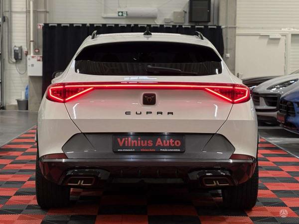 White Cupra Formentor 2022 in Vilnius, with an engine capacity of 1.40 L and mileage of 96 thousand km for 25900 €, photo 6 on AUTOMOTO.COM.LV