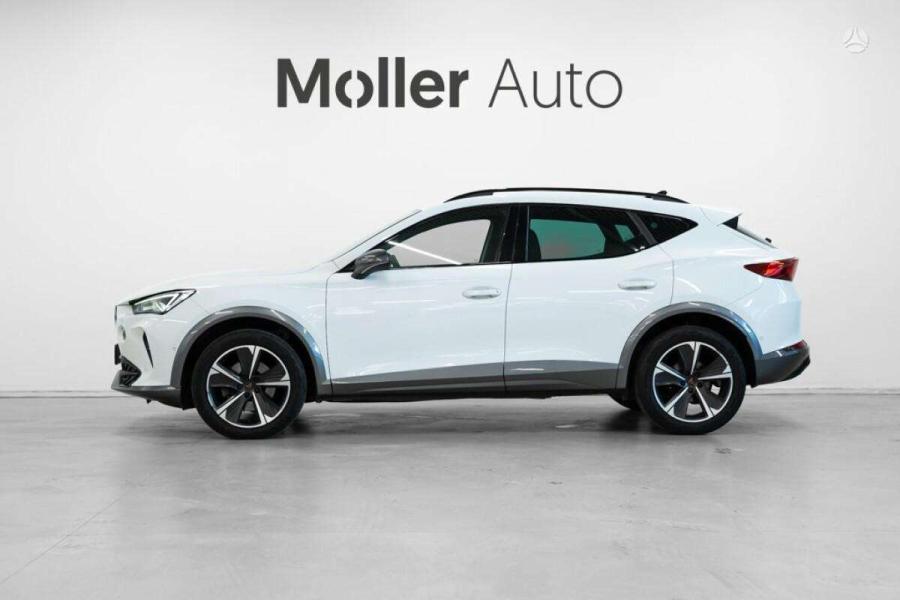 White Cupra Formentor 2022 in Vilnius, with an engine capacity of 1.50 L and mileage of 100 thousand km for 23900 €, photo 3 on AUTOMOTO.COM.LV