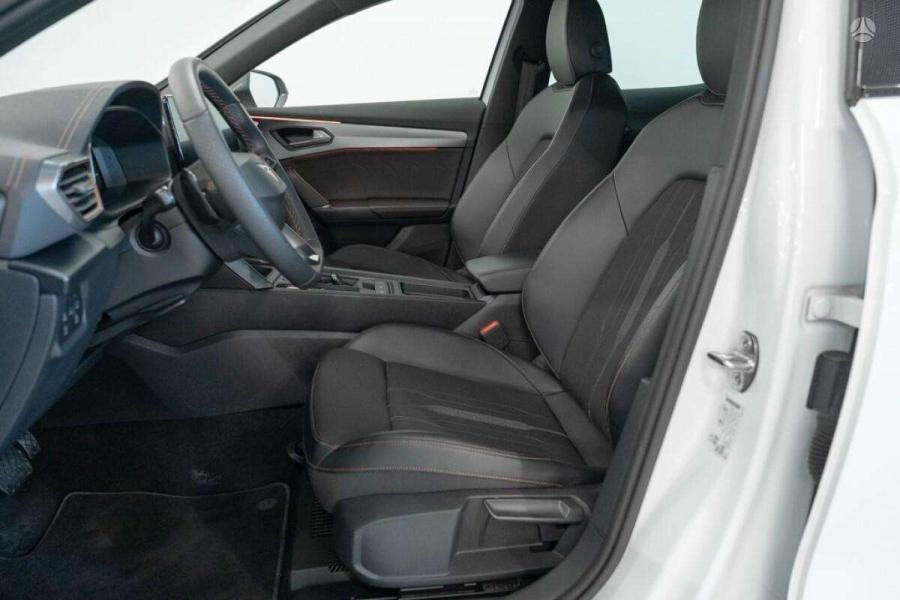 White Cupra Formentor 2022 in Vilnius, with an engine capacity of 1.50 L and mileage of 100 thousand km for 23900 €, photo 9 on AUTOMOTO.COM.LV