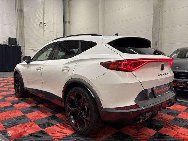 Balts Cupra Formentor 2022 Viļņa, ar dzinēja tilpumu 1.40 L un nobraukumu 96 tūkst. km par 24990 €, foto 7 vietnē AUTOMOTO.COM.LV