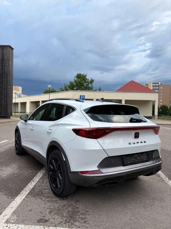 Balts Cupra Formentor 2022 Utena, ar dzinēja tilpumu 1.50 L un nobraukumu 76 tūkst. km par 19800 €, foto 5 vietnē AUTOMOTO.COM.LV