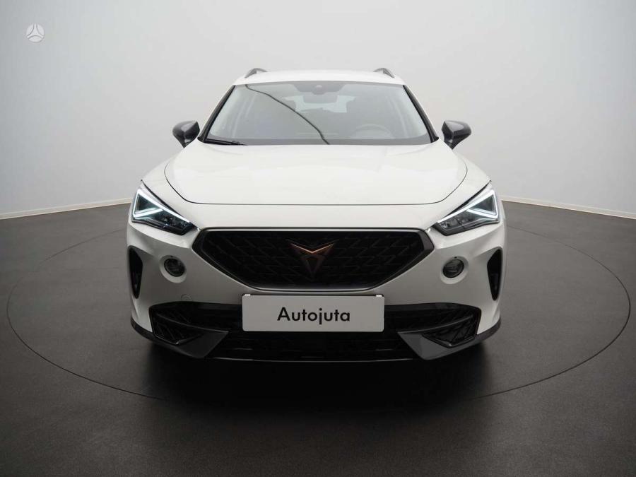 White Cupra Formentor 2022 in Vilnius, with an engine capacity of 1.40 L and mileage of 37 thousand km for 22900 €, photo 3 on AUTOMOTO.COM.LV