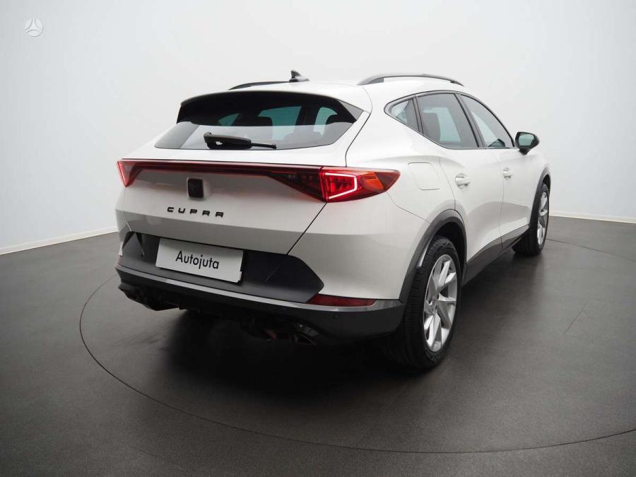 White Cupra Formentor 2022 in Vilnius, with an engine capacity of 1.40 L and mileage of 37 thousand km for 22900 €, photo 5 on AUTOMOTO.COM.LV