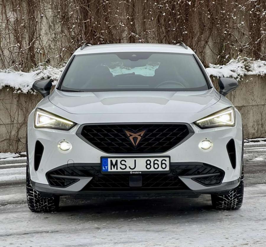 Белый Cupra Formentor 2023 в Вильнюс, объемом двигателя 1.98 л и пробегом 62 тыс. км за 29900 €, фото 2 на AUTOMOTO.COM.LV
