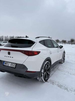 Белый Cupra Formentor 2023 в Каунас, объемом двигателя 1.50 л и пробегом 38 тыс. км за 26500 €, фото 5 на AUTOMOTO.COM.LV