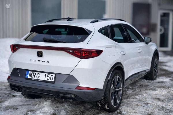 Balts Cupra Formentor 2023 Klaipėda, ar dzinēja tilpumu 1.50 L un nobraukumu 62 tūkst. km par 25450 €, foto 3 vietnē AUTOMOTO.COM.LV