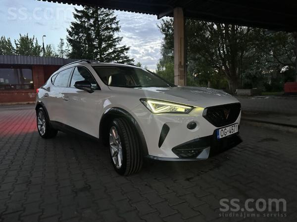 Balts Cupra Formentor 2023 Rīga, ar dzinēja tilpumu 1.40 L un nobraukumu 63 tūkst. km par 25000 €, foto 2 vietnē AUTOMOTO.COM.LV
