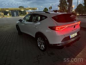 Белый Cupra Formentor 2023 в Рига, объемом двигателя 1.40 л и пробегом 63 тыс. км за 25000 €, фото 6 на AUTOMOTO.COM.LV