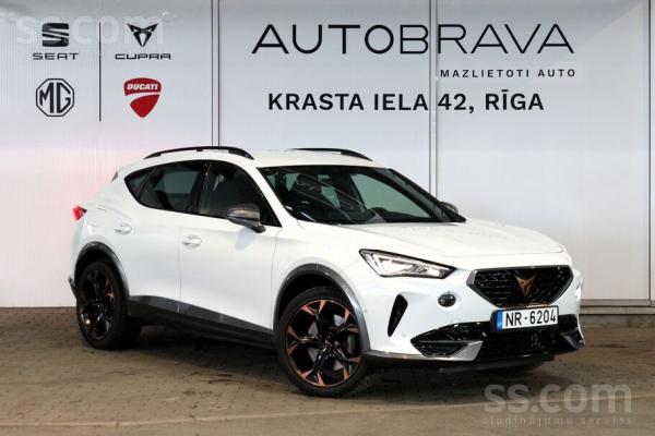 Белый Cupra Formentor 2023 в Рига, объемом двигателя 1.40 л и пробегом 45 тыс. км за 28990 €, фото 3 на AUTOMOTO.COM.LV
