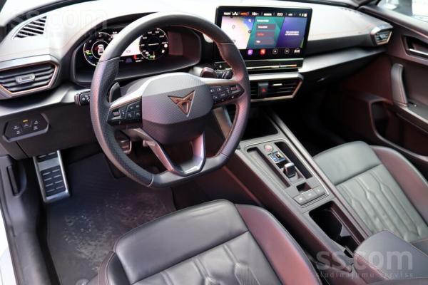 Белый Cupra Formentor 2023 в Рига, объемом двигателя 1.40 л и пробегом 45 тыс. км за 28990 €, фото 9 на AUTOMOTO.COM.LV