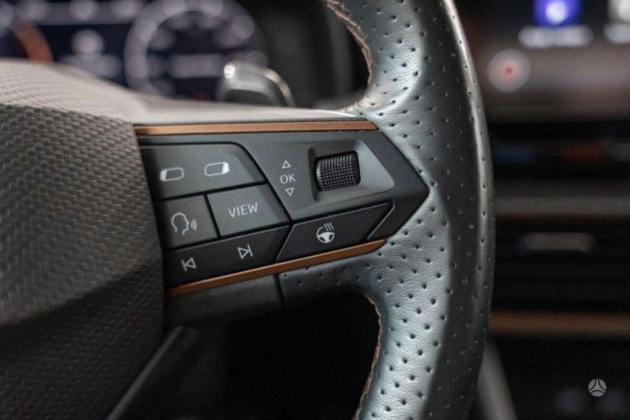 White Cupra Formentor 2023 in Vilnius, with an engine capacity of 1.50 L and mileage of 90 thousand km for 23900 €, photo 11 on AUTOMOTO.COM.LV
