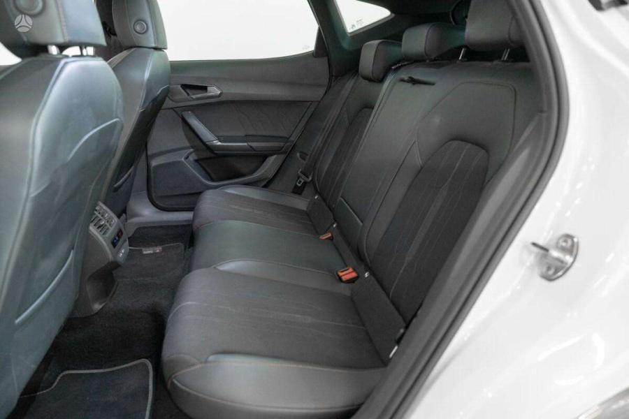 White Cupra Formentor 2023 in Vilnius, with an engine capacity of 1.50 L and mileage of 90 thousand km for 23900 €, photo 19 on AUTOMOTO.COM.LV
