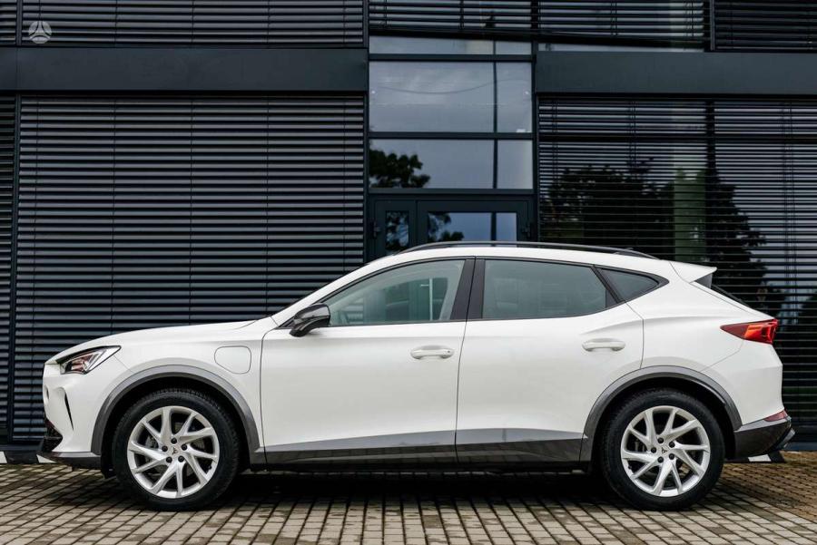 Белый Cupra Formentor 2023 в Плунге, объемом двигателя 1.40 л и пробегом 18 тыс. км за 22900 €, фото 3 на AUTOMOTO.COM.LV