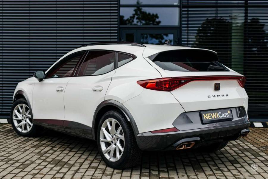 Белый Cupra Formentor 2023 в Плунге, объемом двигателя 1.40 л и пробегом 18 тыс. км за 22900 €, фото 4 на AUTOMOTO.COM.LV