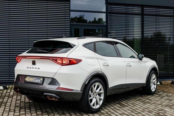 White Cupra Formentor 2023 in Plunge, with an engine capacity of 1.40 L and mileage of 18 thousand km for 22900 €, photo 5 on AUTOMOTO.COM.LV