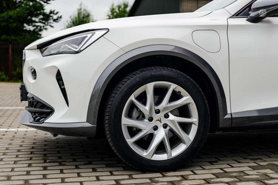 Белый Cupra Formentor 2023 в Плунге, объемом двигателя 1.40 л и пробегом 18 тыс. км за 22900 €, фото 15 на AUTOMOTO.COM.LV