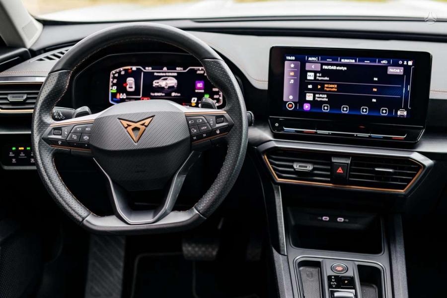 Белый Cupra Formentor 2023 в Плунге, объемом двигателя 1.40 л и пробегом 18 тыс. км за 22900 €, фото 18 на AUTOMOTO.COM.LV