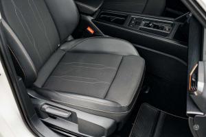 Белый Cupra Formentor 2023 в Плунге, объемом двигателя 1.40 л и пробегом 18 тыс. км за 22900 €, фото 24 на AUTOMOTO.COM.LV