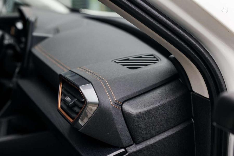 Белый Cupra Formentor 2023 в Плунге, объемом двигателя 1.40 л и пробегом 18 тыс. км за 22900 €, фото 30 на AUTOMOTO.COM.LV