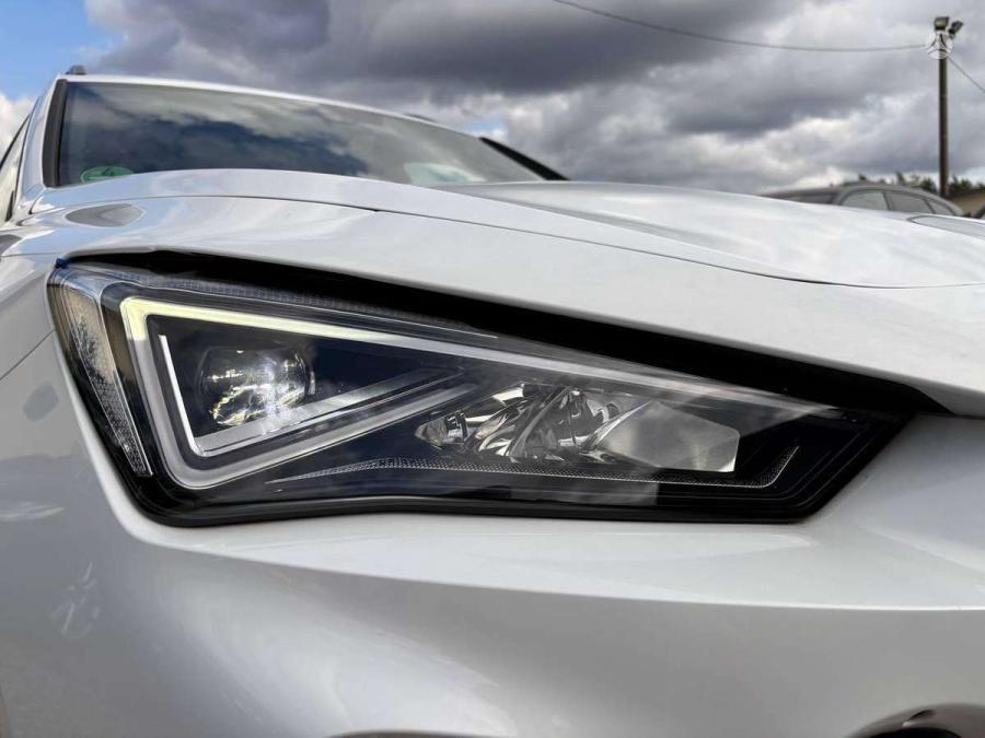 Balts Cupra Formentor 2023 Viļņa, ar dzinēja tilpumu 1.40 L un nobraukumu 18 tūkst. km par 24500 €, foto 4 vietnē AUTOMOTO.COM.LV