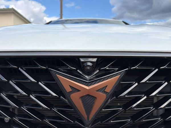Balts Cupra Formentor 2023 Viļņa, ar dzinēja tilpumu 1.40 L un nobraukumu 18 tūkst. km par 24500 €, foto 5 vietnē AUTOMOTO.COM.LV