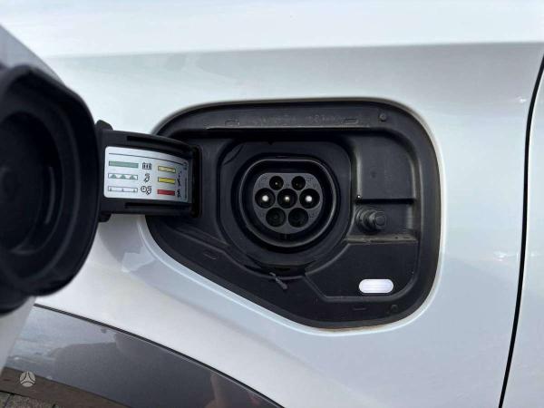 Balts Cupra Formentor 2023 Viļņa, ar dzinēja tilpumu 1.40 L un nobraukumu 18 tūkst. km par 24500 €, foto 10 vietnē AUTOMOTO.COM.LV