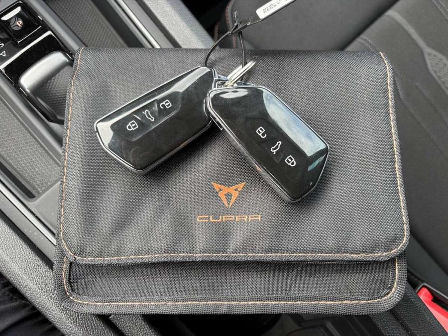 Balts Cupra Formentor 2023 Viļņa, ar dzinēja tilpumu 1.40 L un nobraukumu 18 tūkst. km par 24500 €, foto 38 vietnē AUTOMOTO.COM.LV