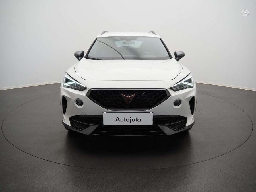 Белый Cupra Formentor 2023 в Вильнюс, объемом двигателя 1.50 л и пробегом 55 тыс. км за 23500 €, фото 3 на AUTOMOTO.COM.LV