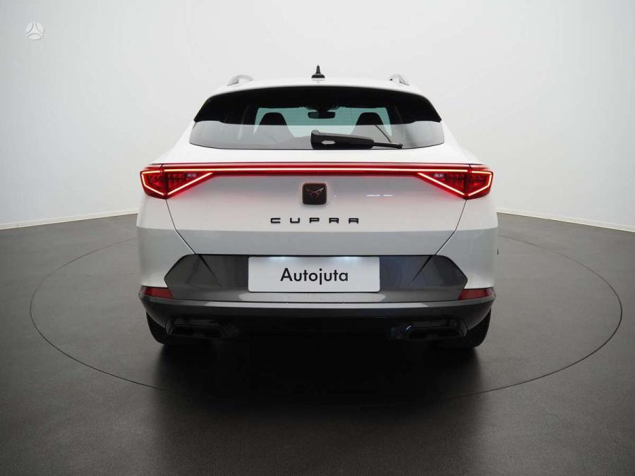 Белый Cupra Formentor 2023 в Вильнюс, объемом двигателя 1.50 л и пробегом 55 тыс. км за 23500 €, фото 6 на AUTOMOTO.COM.LV