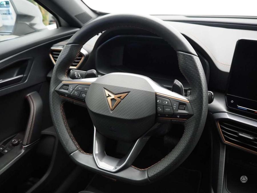 Белый Cupra Formentor 2023 в Вильнюс, объемом двигателя 1.50 л и пробегом 55 тыс. км за 23500 €, фото 23 на AUTOMOTO.COM.LV