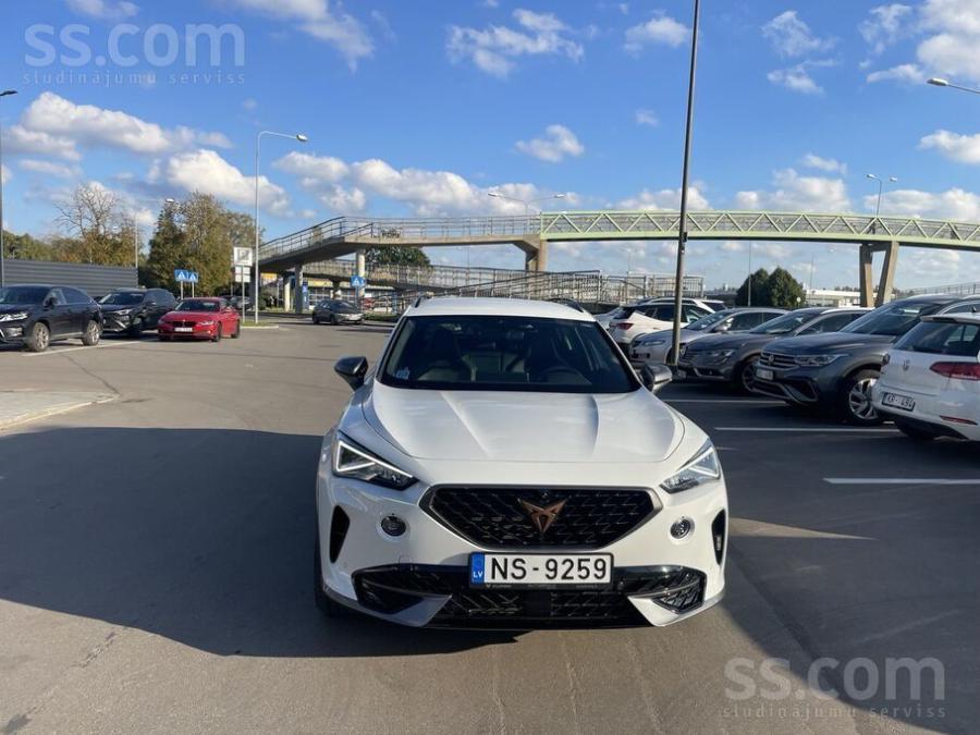 Balts Cupra Formentor 2023 Rīga, ar dzinēja tilpumu 2.00 L un nobraukumu 30 tūkst. km par 28000 €, foto 1 vietnē AUTOMOTO.COM.LV