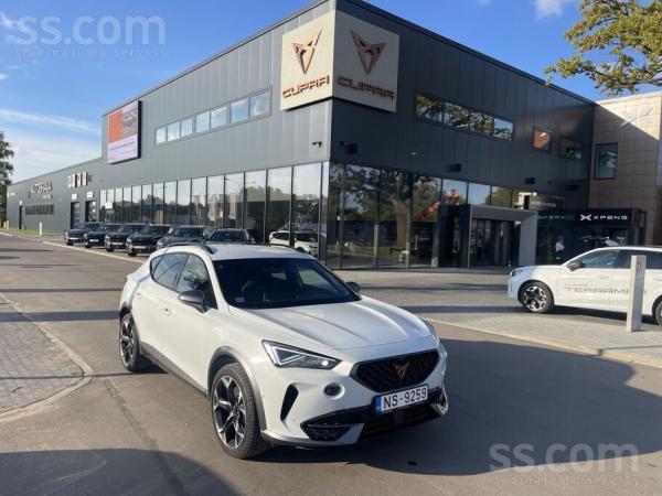 Белый Cupra Formentor 2023 в Рига, объемом двигателя 2.00 л и пробегом 30 тыс. км за 28000 €, фото 4 на AUTOMOTO.COM.LV