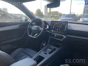 Balts Cupra Formentor 2023 Rīga, ar dzinēja tilpumu 2.00 L un nobraukumu 30 tūkst. km par 28000 €, foto 5 vietnē AUTOMOTO.COM.LV