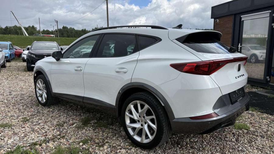 White Cupra Formentor 2023 in Vilnius, with an engine capacity of 1.50 L and mileage of 107 thousand km for 18634 €, photo 5 on AUTOMOTO.COM.LV