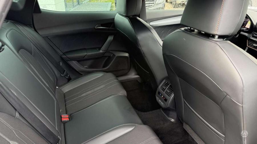 White Cupra Formentor 2023 in Vilnius, with an engine capacity of 1.50 L and mileage of 107 thousand km for 18634 €, photo 15 on AUTOMOTO.COM.LV