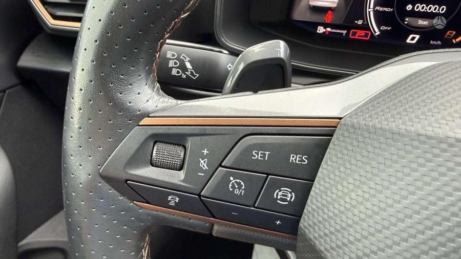 White Cupra Formentor 2023 in Vilnius, with an engine capacity of 1.50 L and mileage of 107 thousand km for 18634 €, photo 20 on AUTOMOTO.COM.LV