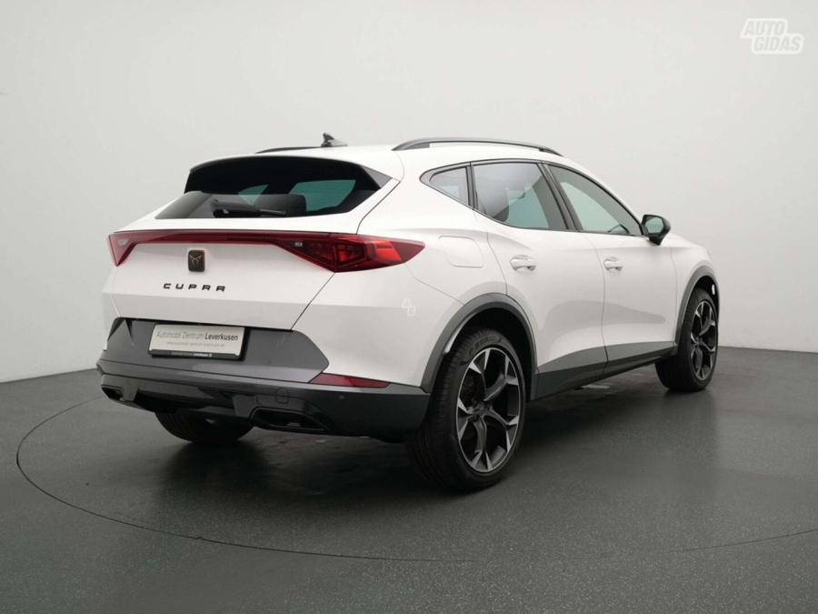 Balts Cupra Formentor 2024 Kauņa, ar dzinēja tilpumu 1.50 L un nobraukumu 11 tūkst. km par 31649 €, foto 2 vietnē AUTOMOTO.COM.LV