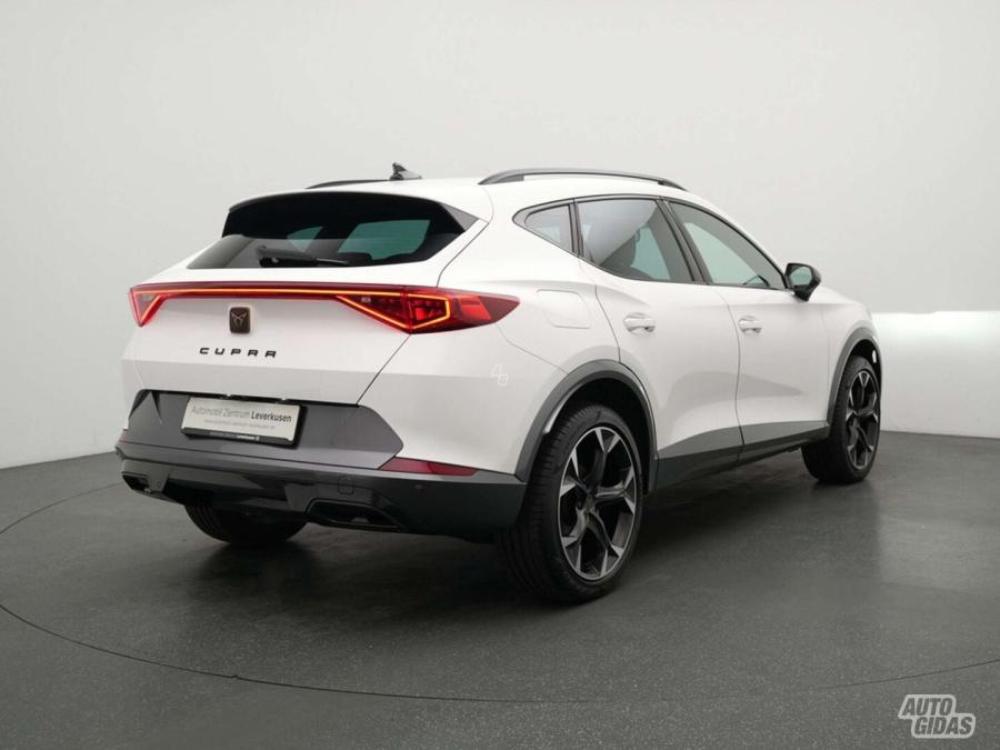 Balts Cupra Formentor 2024 Kauņa, ar dzinēja tilpumu 1.50 L un nobraukumu 20 tūkst. km par 30628 €, foto 3 vietnē AUTOMOTO.COM.LV