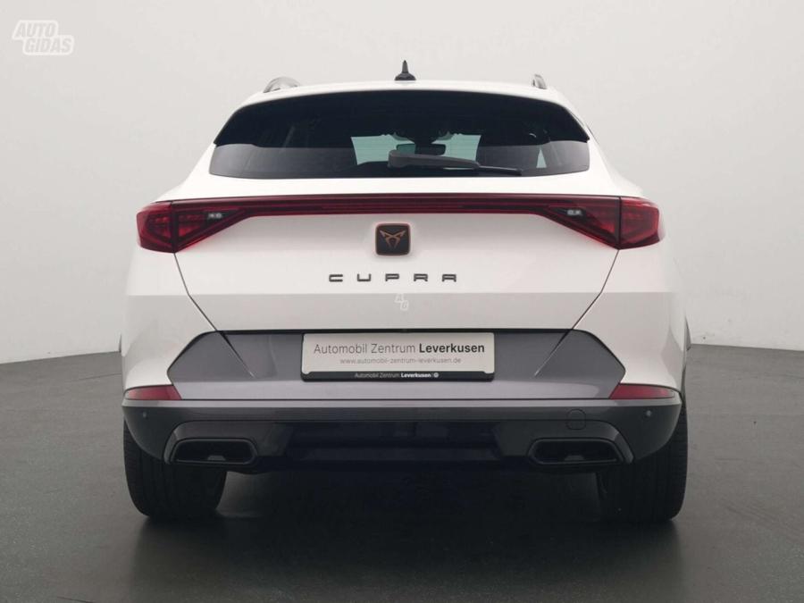 Белый Cupra Formentor 2024 в Каунас, объемом двигателя 1.50 л и пробегом 16 тыс. км за 32679 €, фото 4 на AUTOMOTO.COM.LV