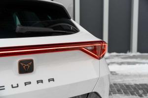 Balts Cupra Formentor 2024 Viļņa, ar dzinēja tilpumu 1.50 L un nobraukumu 22 tūkst. km par 26500 €, foto 5 vietnē AUTOMOTO.COM.LV